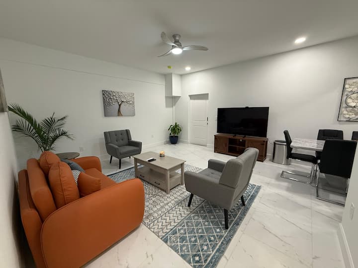 Cozy Seaside Escape - Fort Myers Beach, FL