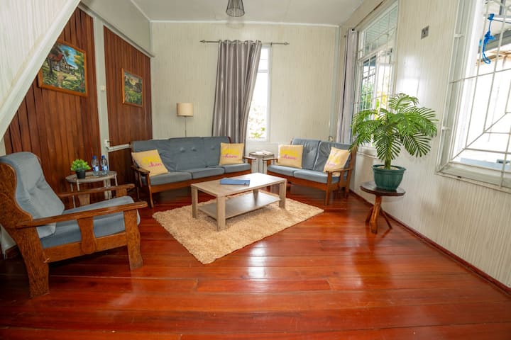 Het Houten Huis - Paramaribo