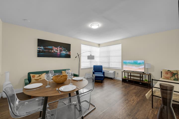 Miami Vice Apartment @ Hudson - Miami Beach, FL