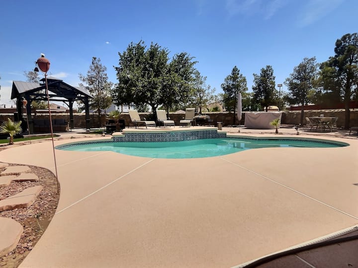 Charming 4 Bd 3 Bath With Pool - エル・パソ, TX