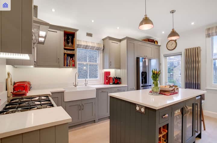 1st Floor Of Private Earlsfield Maisonette - Central London