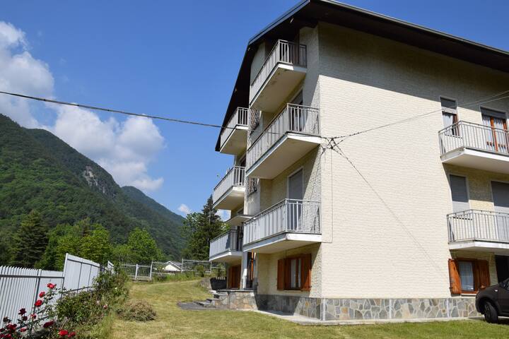 Mansarda In Palazzina Di 3 Piani - Ceresole Reale