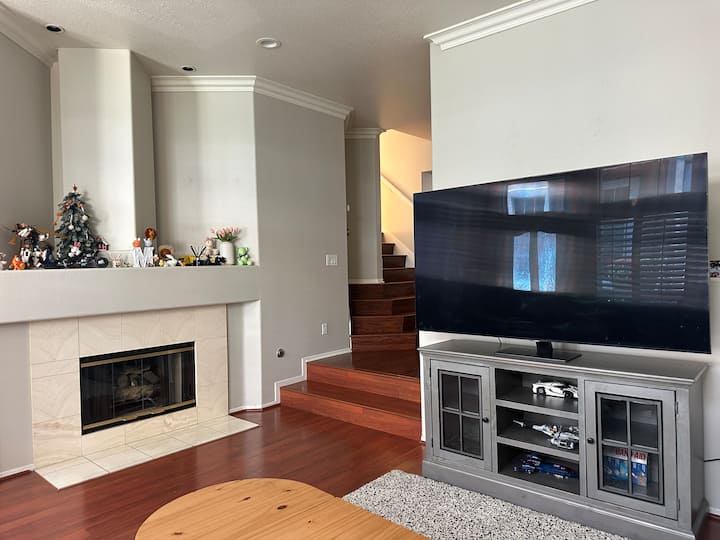 3br Home Walk To Shops & Park - Santa Ana, CA