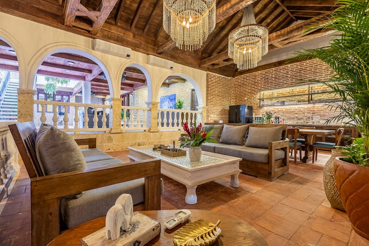 A Lively House For Friends In The Serrezuela - Cartagena de Indias