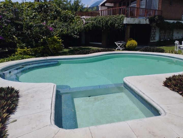 Thermal Pool 45m Away From City - Guatemala