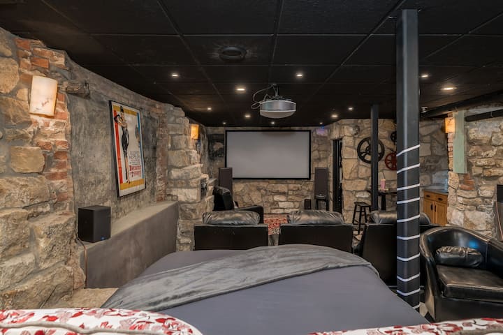 The Cinema Room At Laven House - Mankato, MN