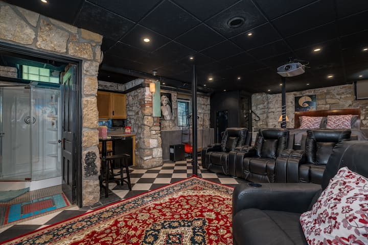 The Cinema Room At Laven House - Mankato, MN
