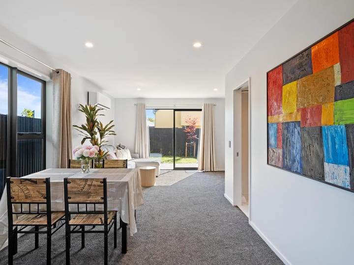 Spa Hideaway In Central City+parking! - Christchurch