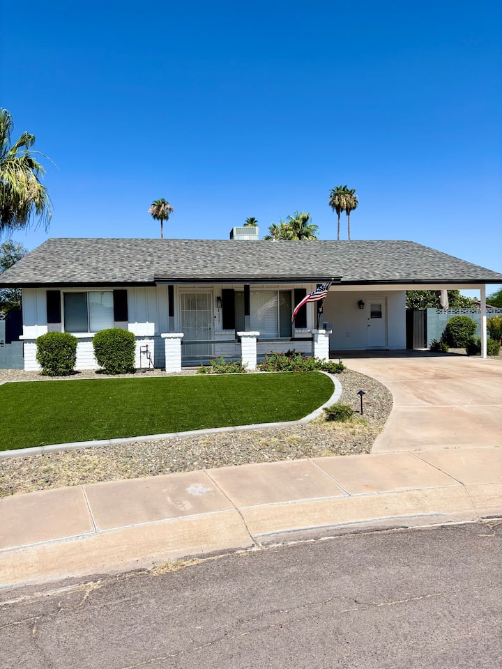 The George Retreat - Tempe, AZ