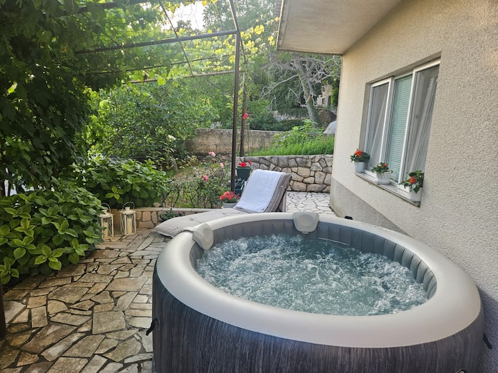 Relaxation For 4 – Whirlpool, Wi-fi & Nature - Crikvenica