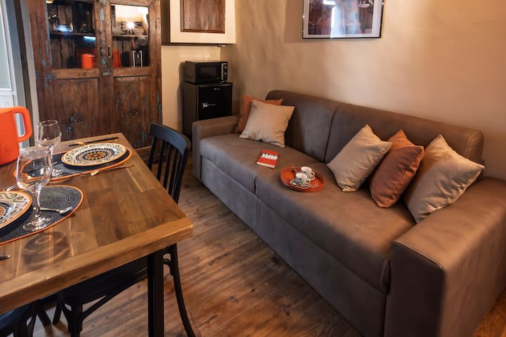 Sweet Light And Romance On Perugia’s First Floor - Perugia