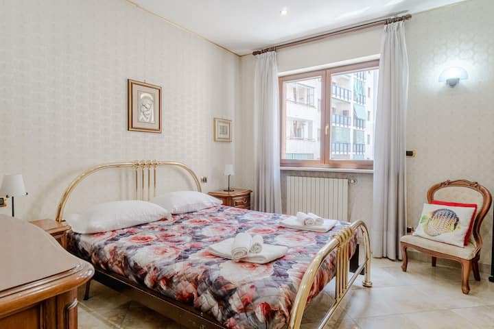 Guesthost - Stylish Retrò Apartment X6 In Turin - Rivoli