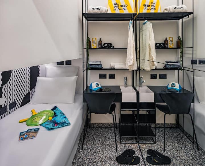 Wom Beach Hotel - Single Bottom Pod - Tel Aviv-Jaffa