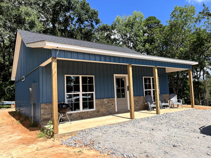 The Blue Cottage On Brownlee-quiet Country Setting - Candy Cane Lane, Calhoun
