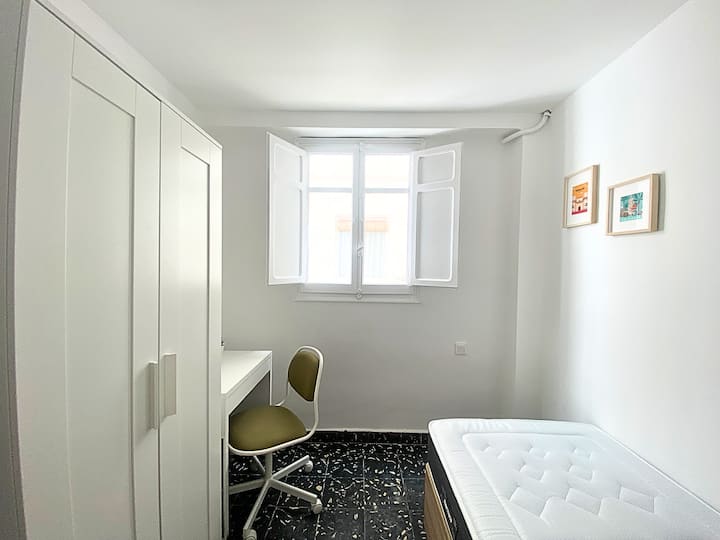 Room In Vibrant Valencia - Valencia