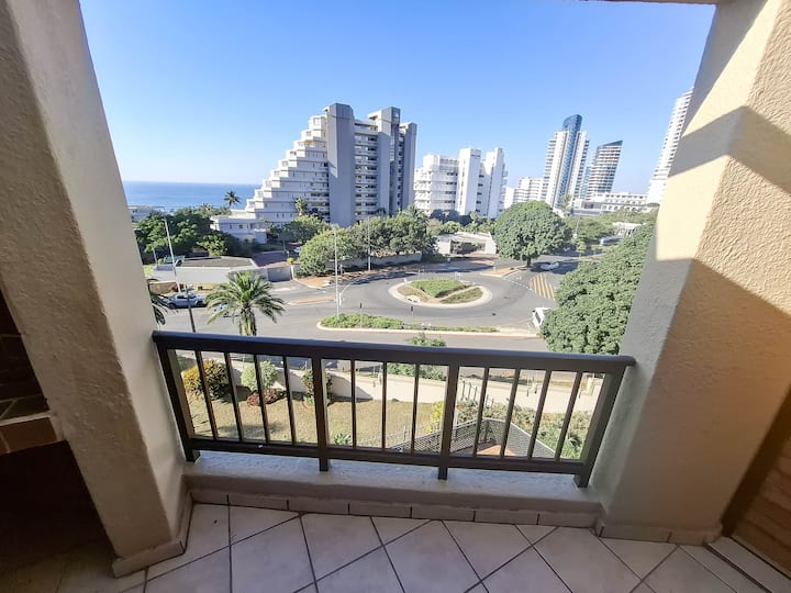The Shades 2nd Floor Oceans Side - Umhlanga