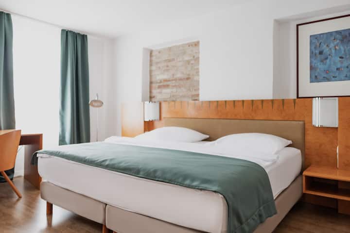 Charmantes Doppelzimmer Im Hotel - Landshut