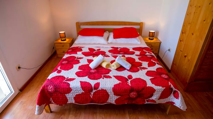 House Pace, Apartment Orange (2+2) - Korčula