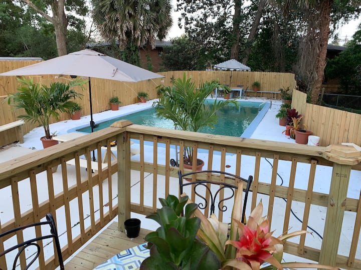 Cozy Home Near Campus W/ A Pool - Tallahassee, FL