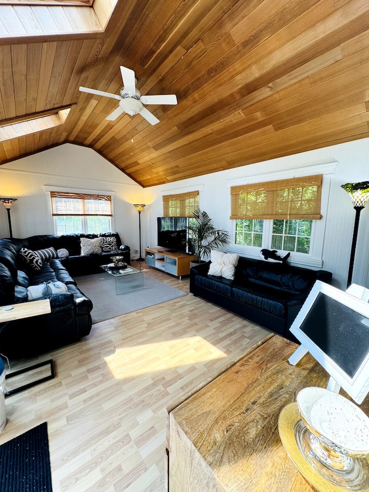 Coastal Comfort | 3br W/ Hot Tub - Hampton Bays, NY
