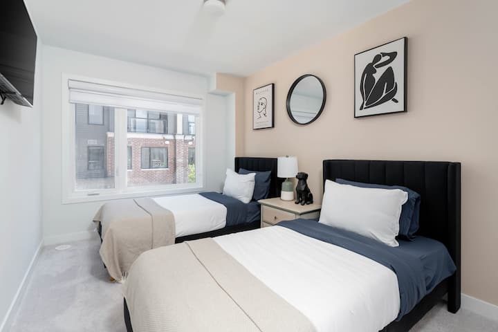 Family Townhouse In Erin Mills! - Oakville