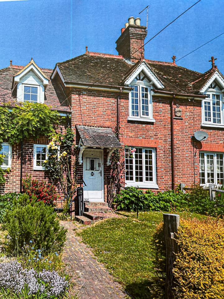 1066 Country Cottage - Bexhill-on-Sea
