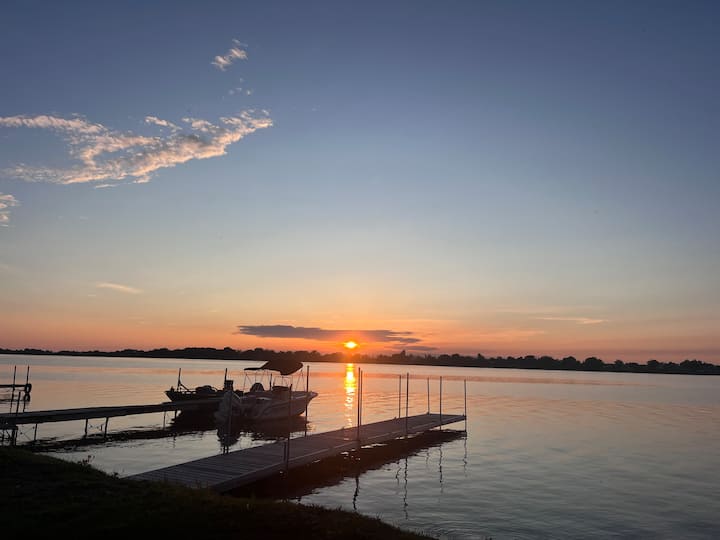 Lakefront Cottage#6 In Prince Edward County - Prince Edward