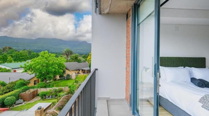 202 Le Jardin - George