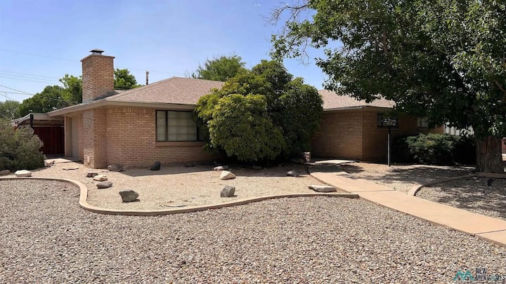 2 King Beds Firepit  Pooltable - Roswell, NM