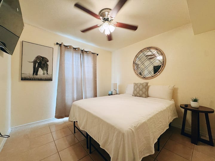 Hill Side Apartment - Laredo, TX