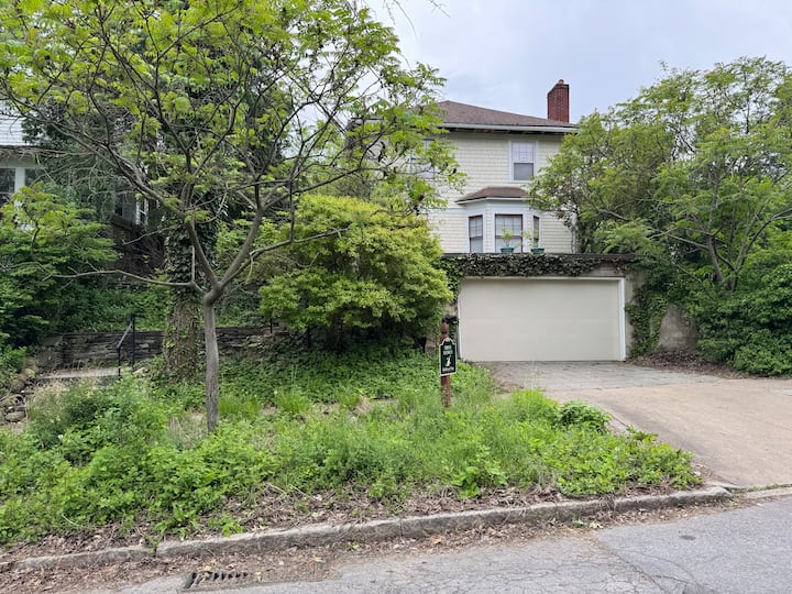 Lovingly Restored 1910 Garden Craftsman 3br1ba+den - Syracuse, NY
