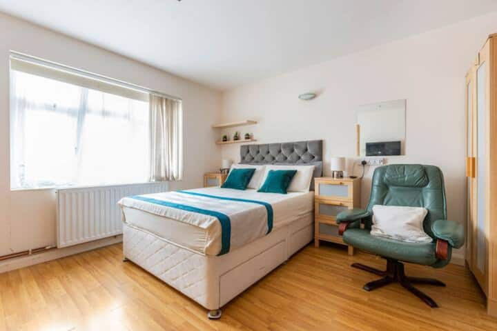 Large Double Bedroom In Quiet Neighborhood. - Stevenage