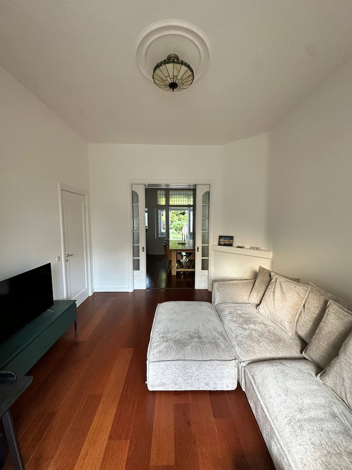 Sfeervol Jaren 30 Appartement - Maastricht