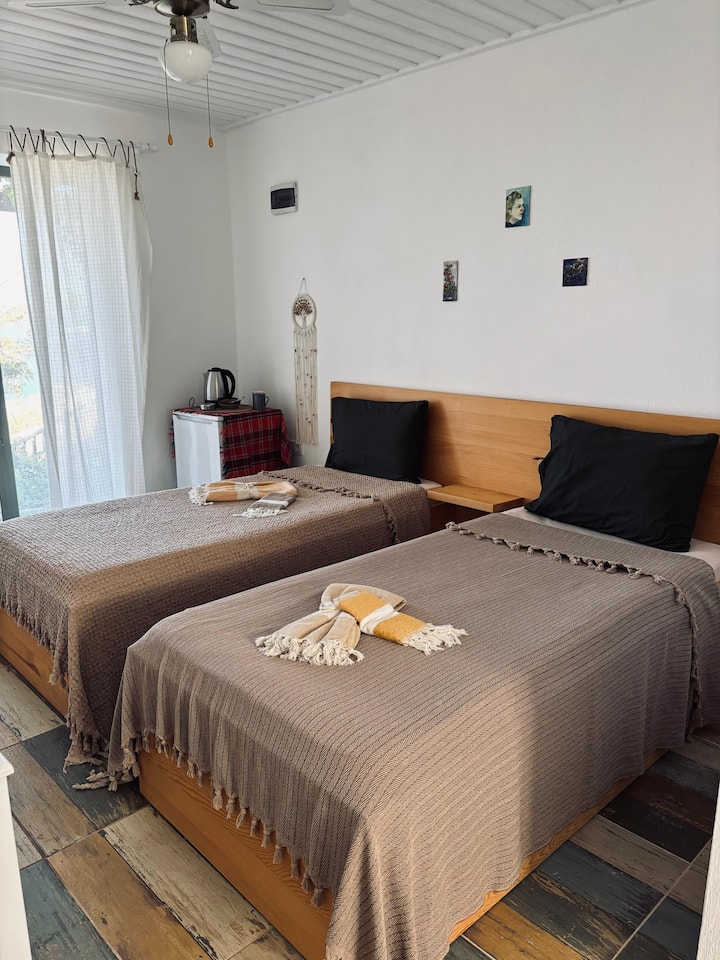 Furma ÇIftlik Evi - 2. Oda - Karaburun