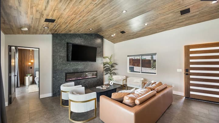 Paisley Skies-pool/8beds/mini Golf/views/near Park - Joshua Tree, CA