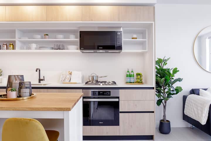 Furnished 1br / 1ba + Flex - Burnaby