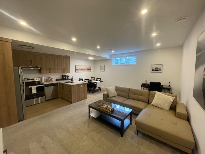 1 Bedroom Suite Near Bow River - Calgary