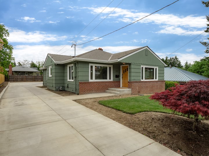 Stylish 2-bed Ranch Open Layout - 맥민빌