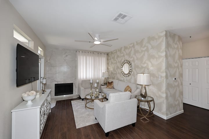 Luxurious Sonoran Sanctuary - Scottsdale, AZ