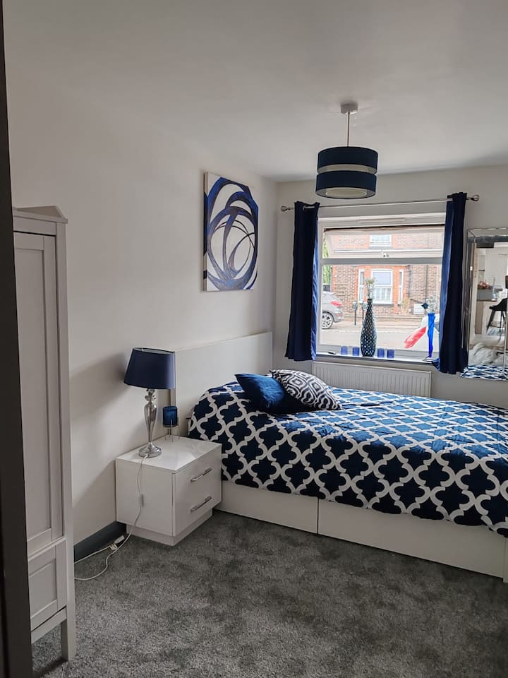 Comfy Double Room - Near Gatwick - Crawley