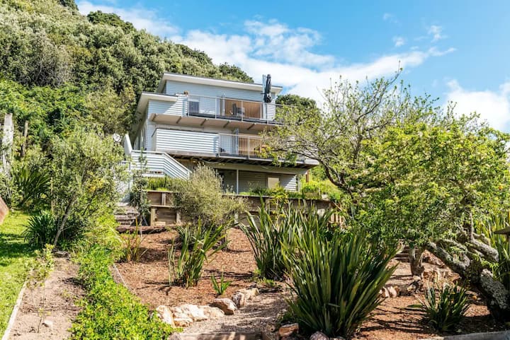 Beachlovers Onetangi - Walk To Onetangi - Waiheke Island