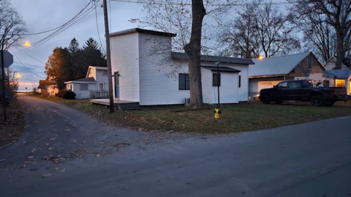 Charming & Comfy Gem: Pets Ok - Sylvan Beach, NY
