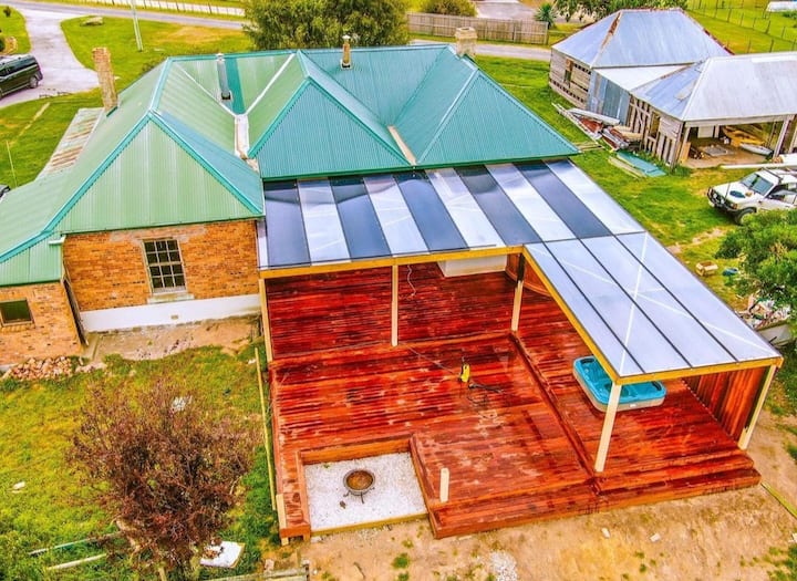 Luxury 3 Bedrooms Farmstay With Outdoor Jacuzzi - Binalong Bay