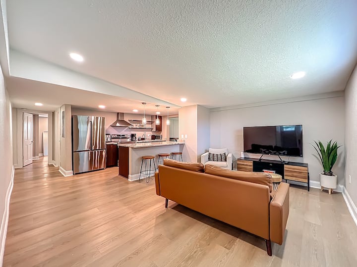 Cozy 2br W/ Office • Easy Access - Maitland, FL