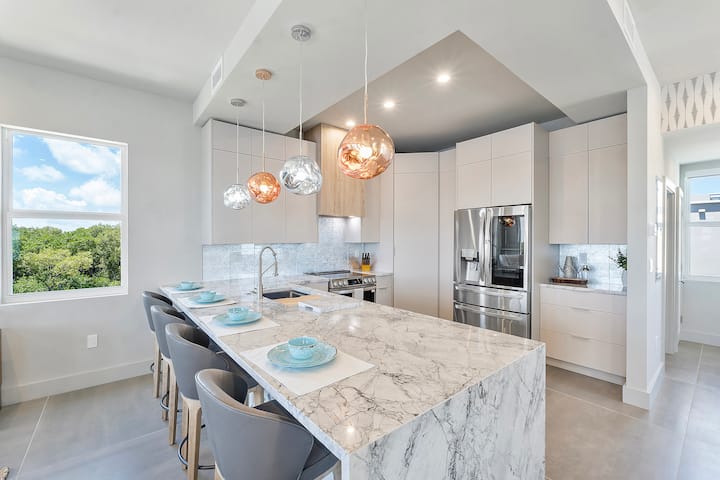 Chic Ocean Views W Pool, Hot Tub, & Elevator! - Key Largo