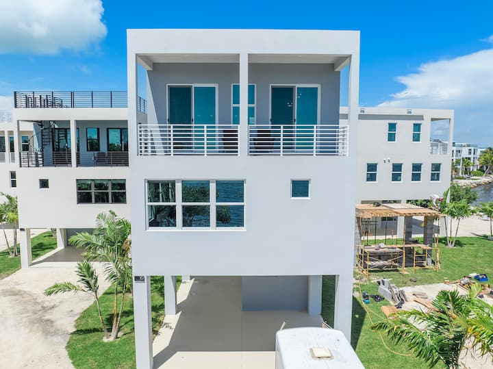 Chic Ocean Views W Pool, Hot Tub, & Elevator! - Key Largo, FL