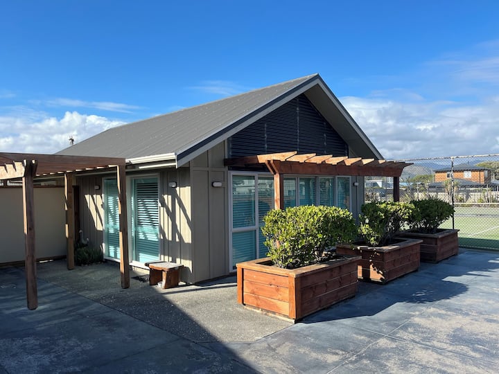 The Tennis Pavilion @ Longshore - Waikanae