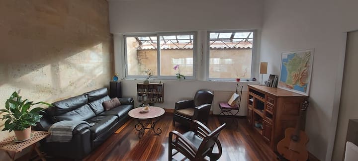 Maison Spacieuse Avec Terrasse Et Stationnement - Bordeaux