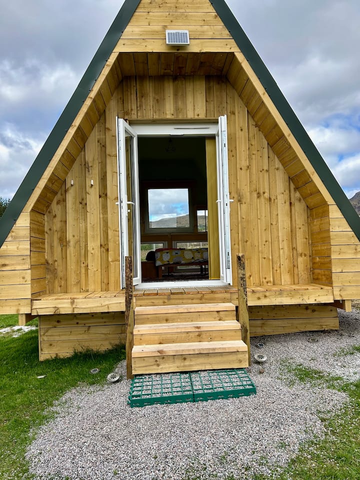 Sterlochy Hut Off Grid Glamping - Lochcarron