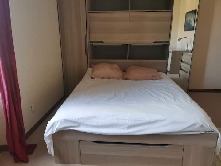 Chambre Dans Une Maison - Rambouillet